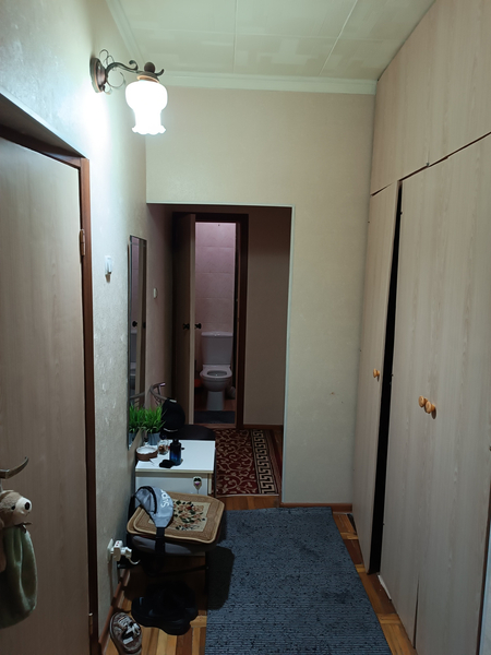 Продается 2 комнатная 2 этаж  на паркенстком