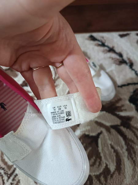 Фирменные кеды . Одеты пару раз . В идеальном состоянии. Бренд Lacoste