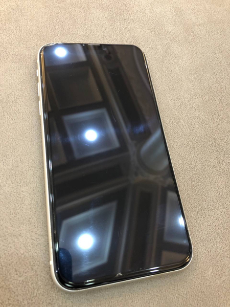Iphone 11. Ideal white 128GB 74% емкость