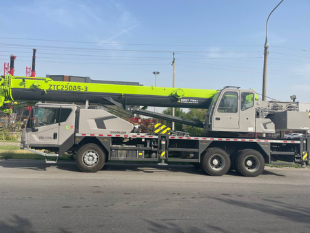 Avtokran zoomlion kran sotiladi shoshiling soni chegaralangan