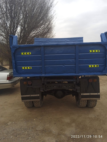 Zil sotiladi xolati yaxshi narxi 85million kelishamiz
