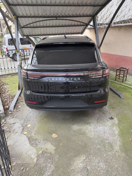 Leapmotor C11 qora full+dop paket 650km angyliyskiy proshivkada