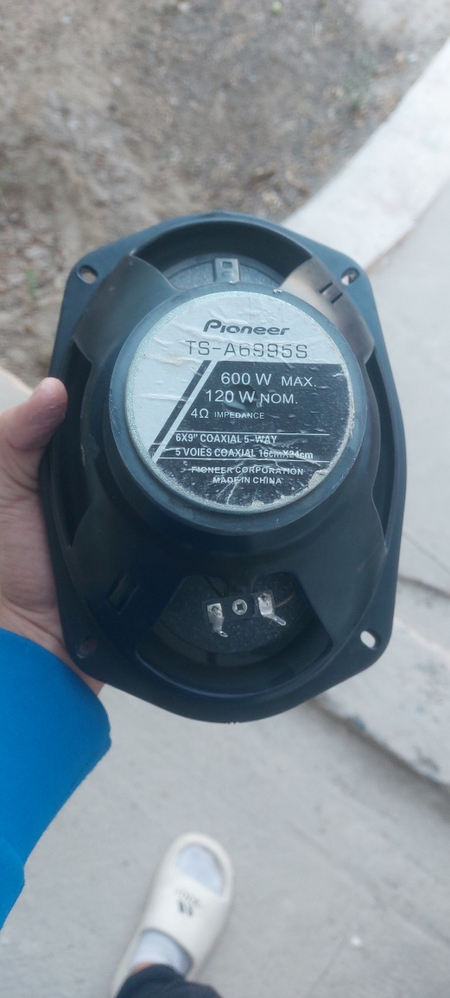 Pioneer kalonka sotiladi