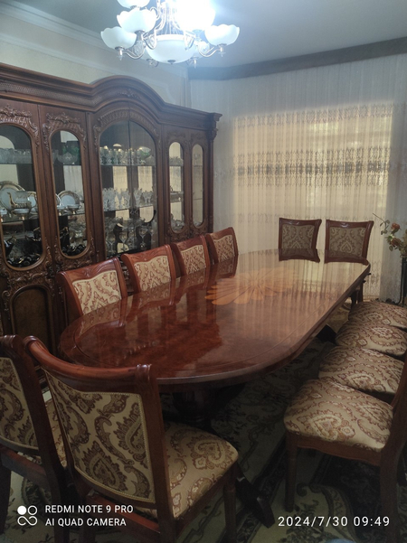Продается стенка стол и 12 стульев