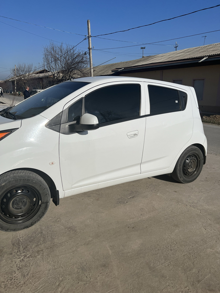 Spark avtomobil