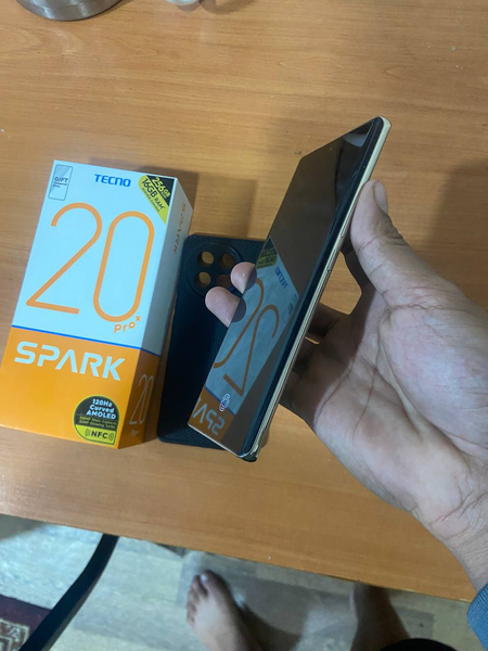 TECNO SPARK 20 PRO PLUS karopga dakement srochno sotiladi
