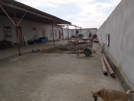 uy sotiladi hamma sharoit mavjud. pul zarurligiga uchun sotilopti
