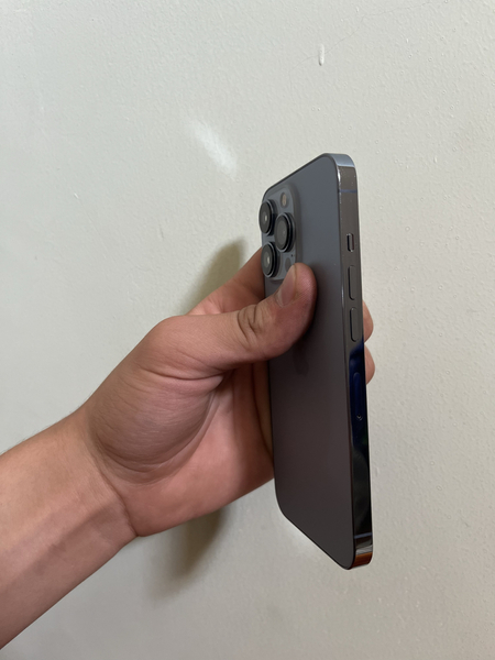 Iphone 13pro 128 ideal sotiladi karobkasi bor
