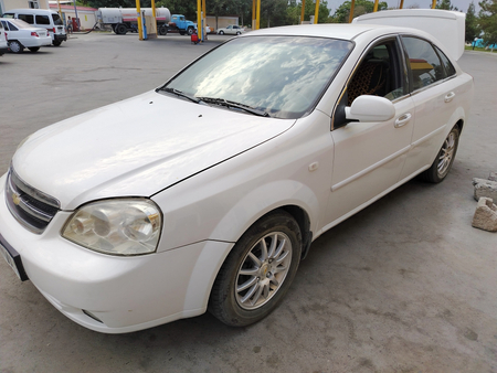 Laceti 1.8 sotiladi
