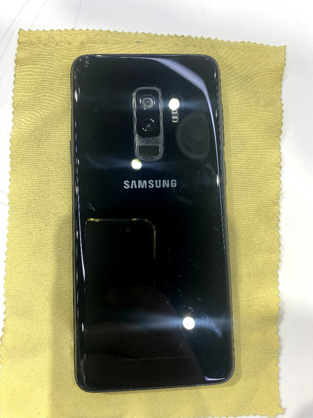 Srocno prodaetsya smartfon Samsung Galaxy S9plus black