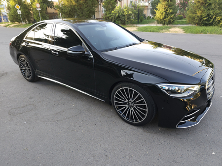 Mercedes W221 на W223