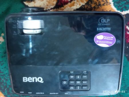 Proyiktor nomi BENQ