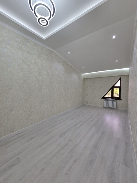 Продается 4 ком. Квартира площадью 123 кв.м. Ор. Азиз базар