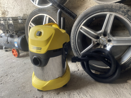 * Karcher WD 3.300M мощный строительный пылесос с металлическим баком