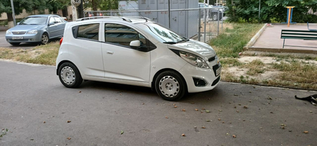 Salom Spark sotiladi kraskasi toza