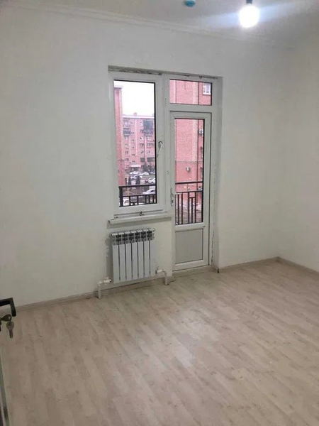 Сергели 5 я станция,продается квартира