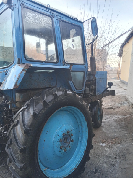 Mtz  80 sotiladi