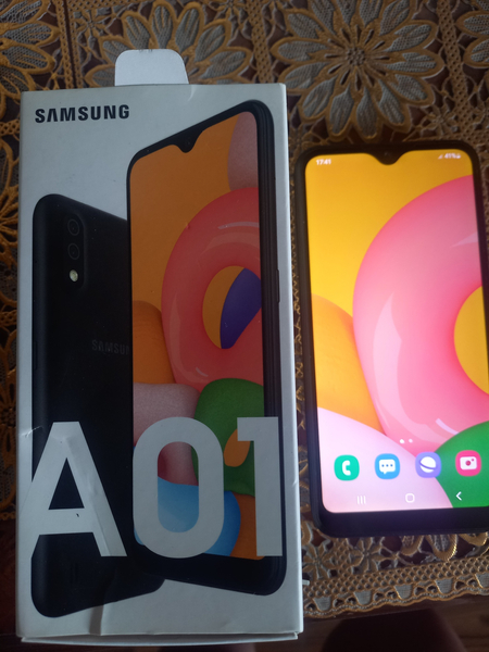 Сотовый Самсунг Galaxy A01
