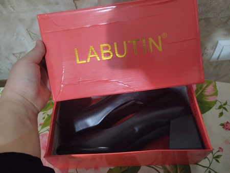 Ayollar tufligi Labutin