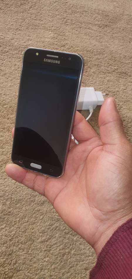 Телефон Samsung J5 сотилади
