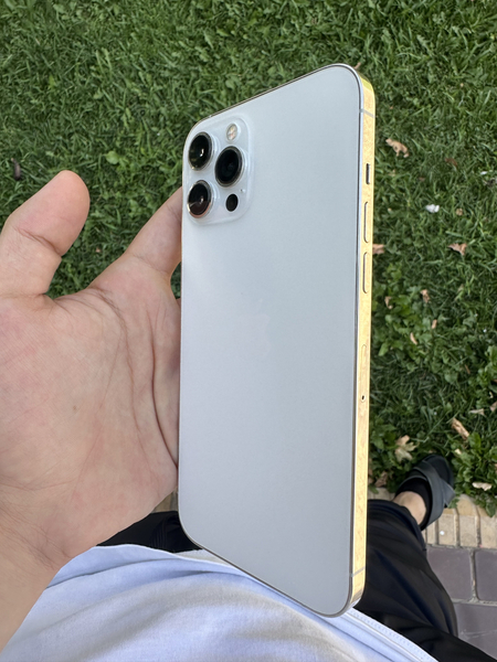 iphone 12 про мах с гарантией