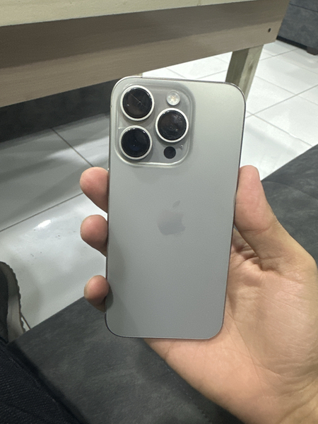 Iphone 15pro  128gb sotiladi. 100% toza 2oy buldi olinganina