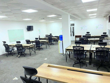 Срочно здаеотса под офи Либа под бизнес  яакасарой