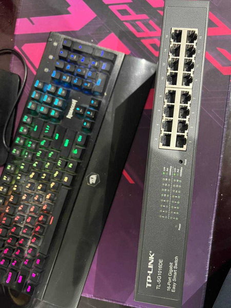 Коммутатор TP-LINK TL-SG1016DE