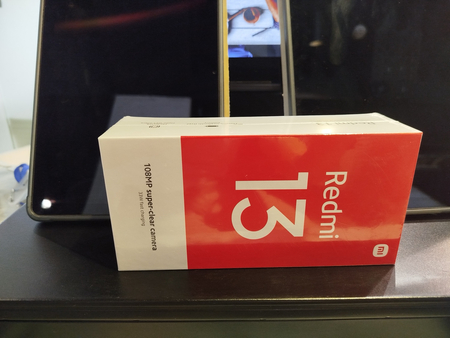 Xiaomi Redmi 13 . Очень срочно продам.