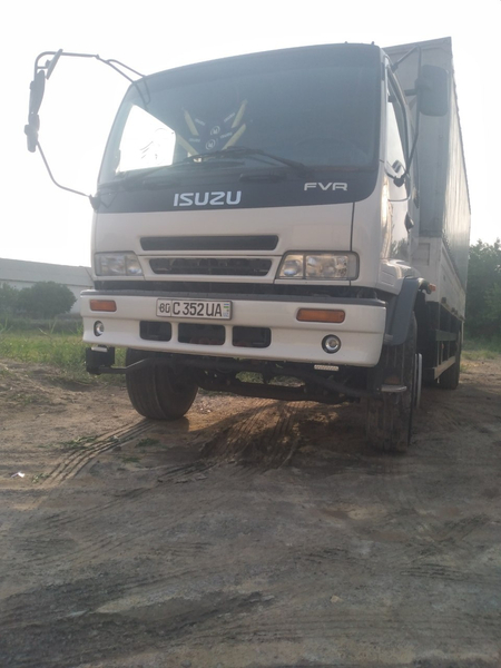 Isuzu fvr 33 plx sotiladi
