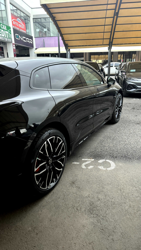 Продоется Zeekr 001 Z-sport