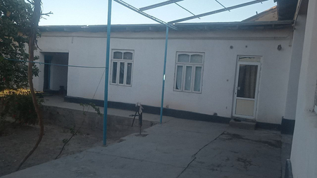 Navoiy shahar karmana tumanida hovli sotiladi srochniy sotiladi 6sótix