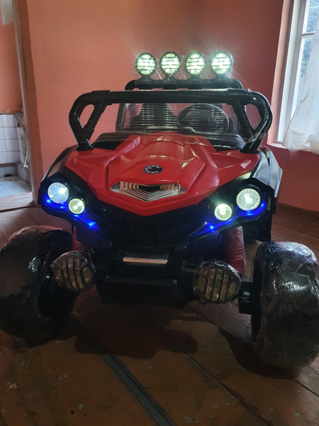 Detskiy mashinka Baggi 4×4