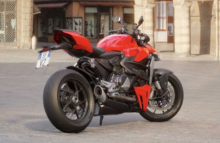 Мотоцикл Ducati Stretfighter V2