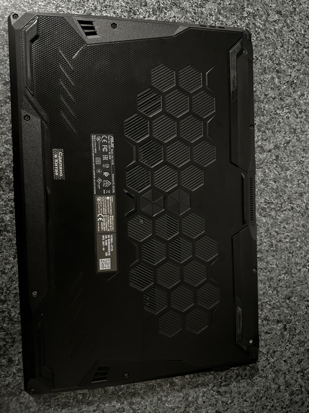 ASUS TUF GAMING A17  за 600$ куплена на 1150$