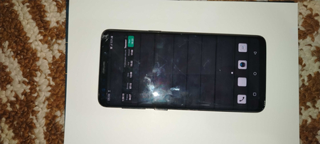 Samsung Galaxy S9 (есть трещина)
