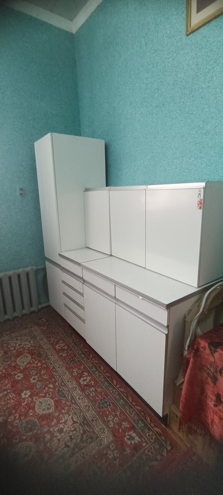 Продается кухонный мебель.