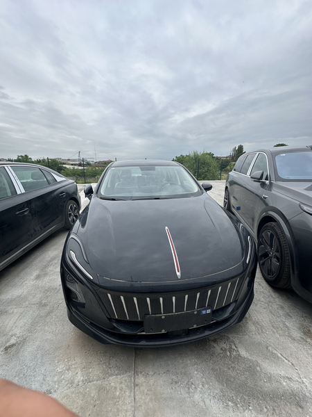 Hongqi E-QM5 450 km