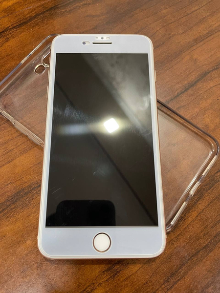 Iphone 8+     RU/A
