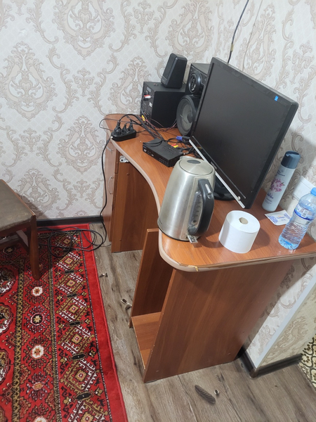 Mirzo ulugbek .Qorasuv 6. Avayhon bozori oldida 2 kichkina xonalik uy