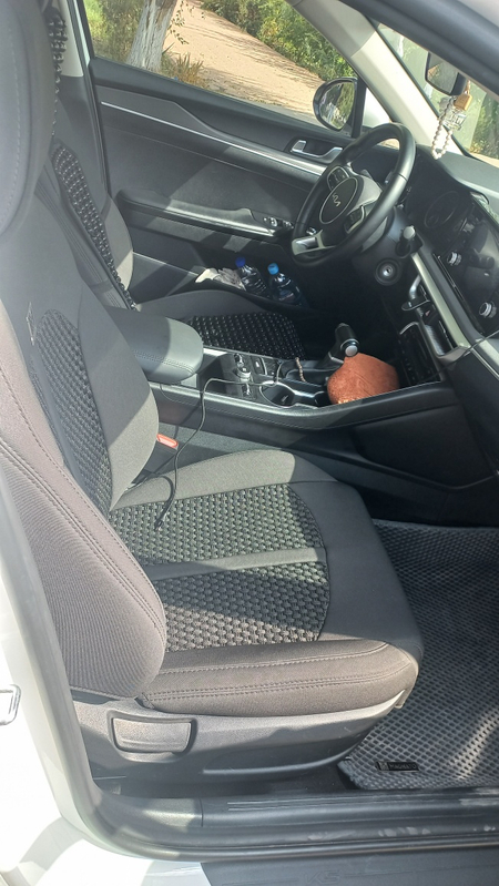 Авто с водителям Kia k5