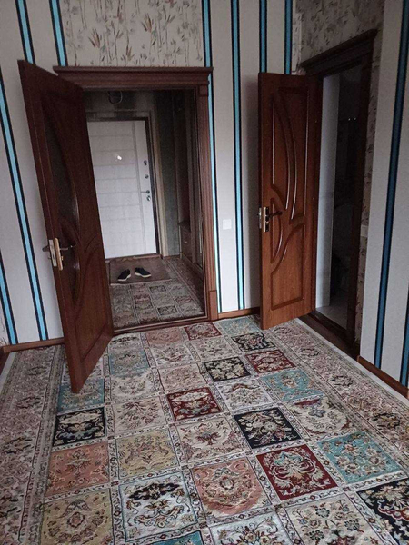 Shaumiyana ko'chasida zudlik bilan  kvartira sotiladi!
