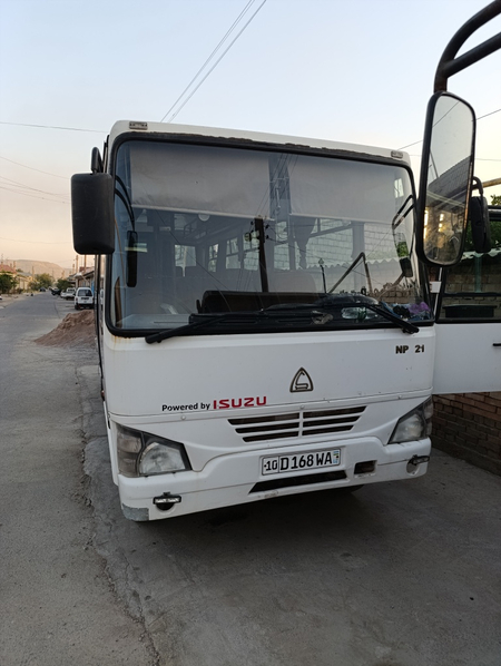 Автобус исузи NP21 LYUKS