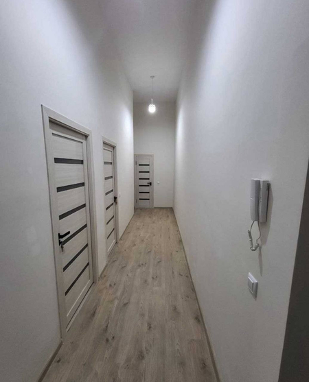 \ЯнгиЧоштепа.2 Хона.Разделный.53м². 1 Етаж.Ар.Метро-1 бек.