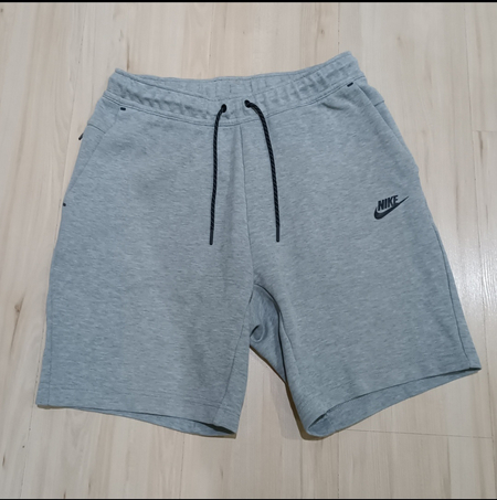 Шорты Nike tech fleece