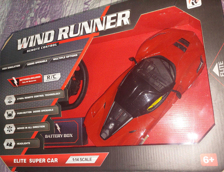 Игрушки.Машинка на пульте Ferrari. На Аккумуляторе.