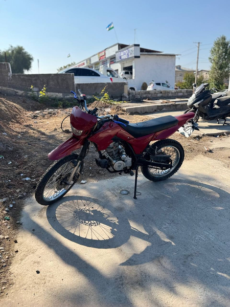 Enduro 200cc sotiladi