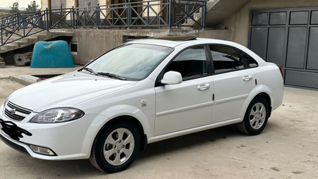 Gentra 3 benzin 11.000km yurgan faqat minish kerak kraska toza rang oq