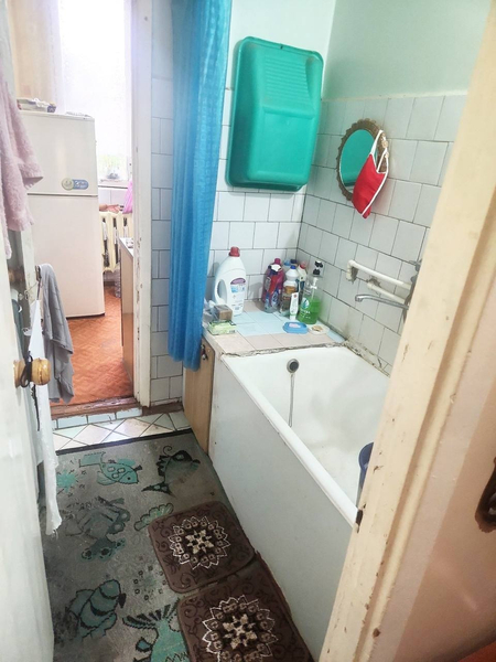 Чиланзар-11 2/4/4 балкон-1.5*3 комнаты раздельные 50кв.м дом панельный