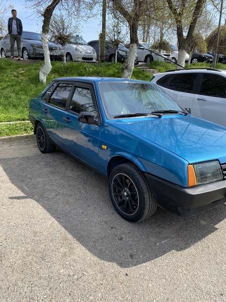 Lada 2199 sotiladi